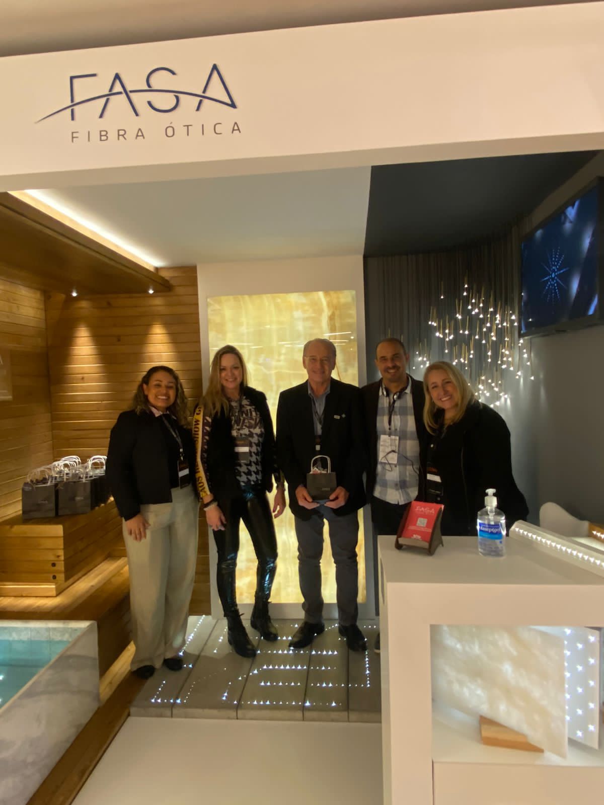 Mingrone Iluminação recebe prêmio do LIT Awards no LEDforum 2022 ...